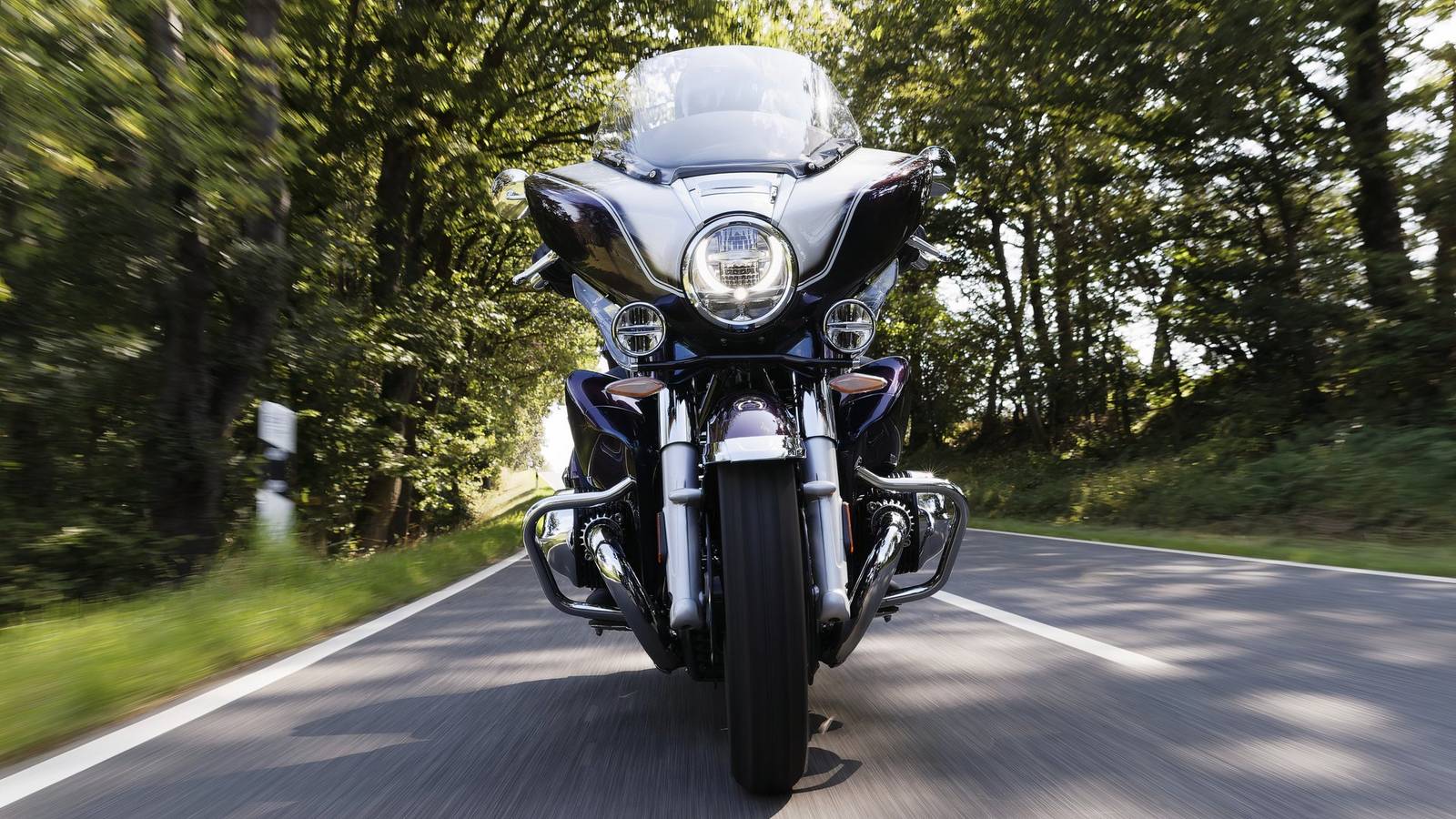 Why This Premium Touring Motorcycle Is The Smarter Harley Street Glide ...