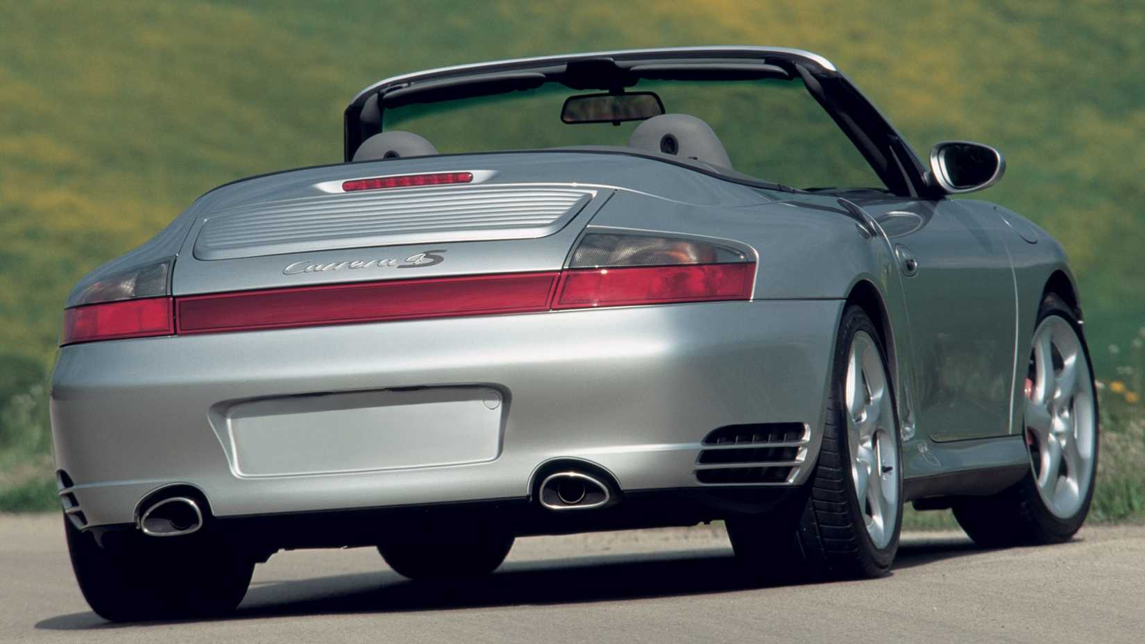 10 Used Convertibles That Blend Luxury And Affordability