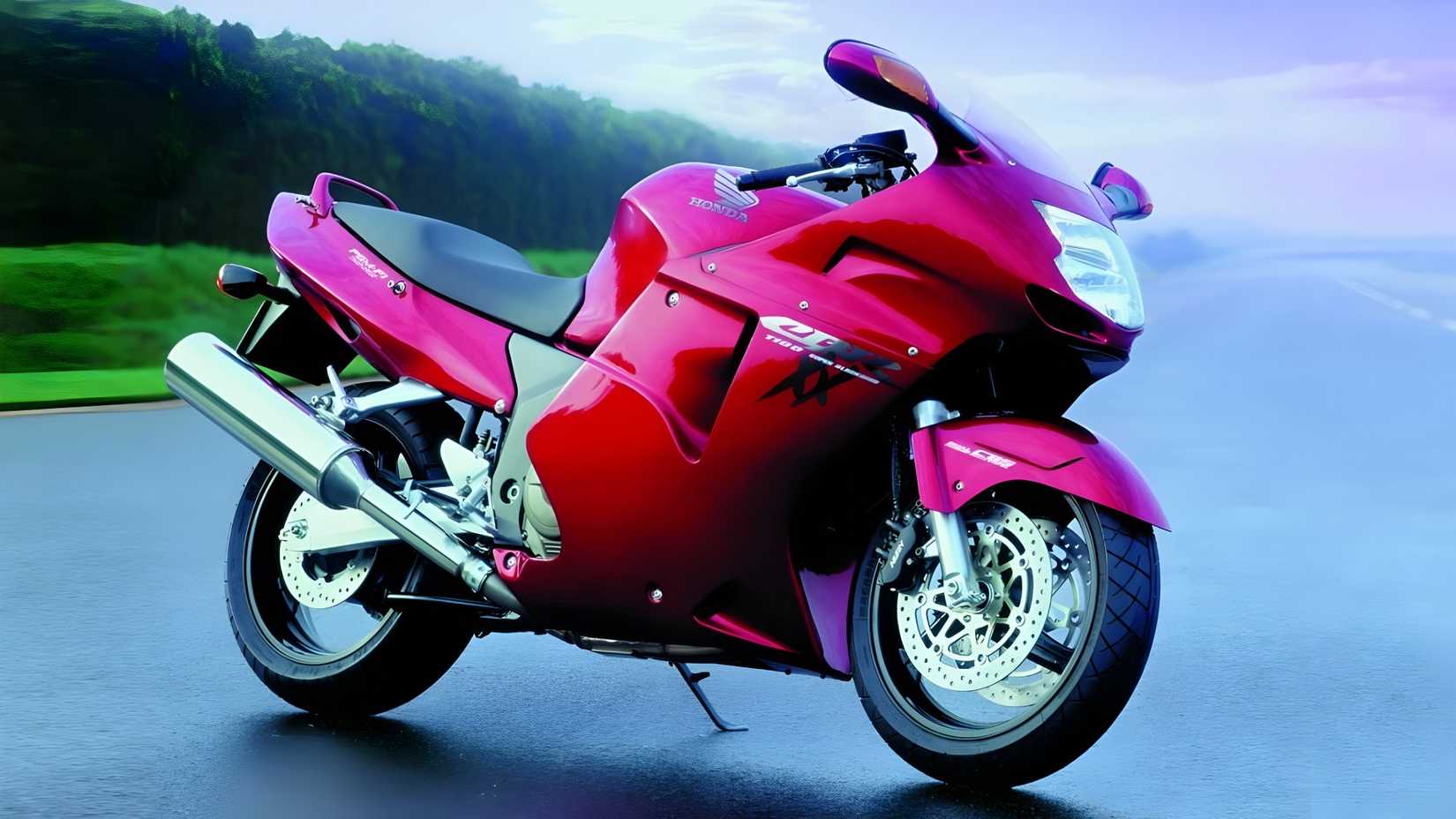 This Old Honda CBR Still Slaps Harder Than Most New Bikes