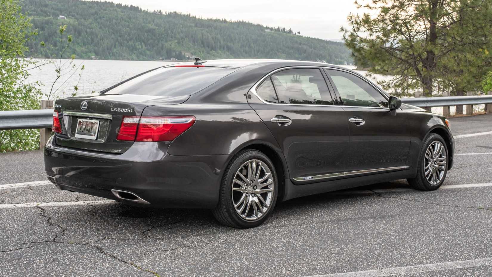 This Japanese Hybrid V-8 Sleeper Is Now Cheaper Than A New Corolla