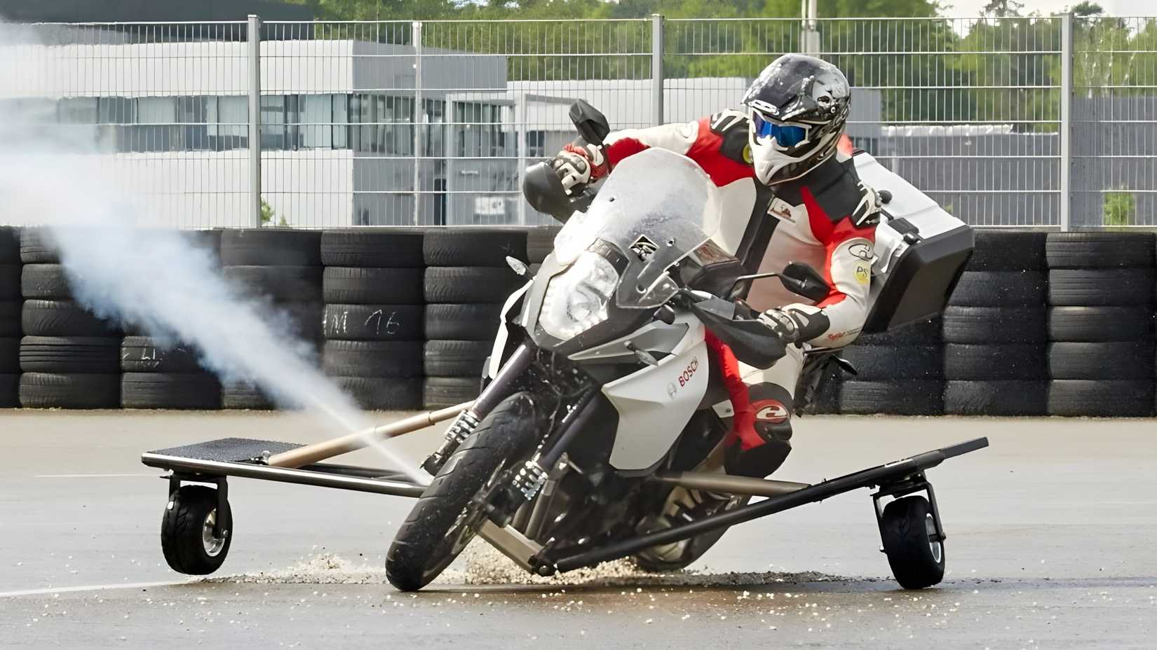 Patents Reveal BMW Wants To Make A Superbike With Aerospace Technology