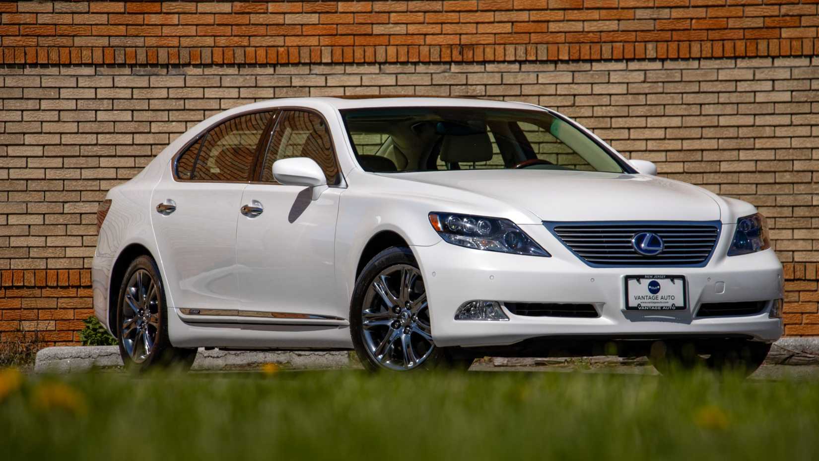 The Lexus LS600 Is Used Hybrid Sedan Under $20,000 That Makes More ...