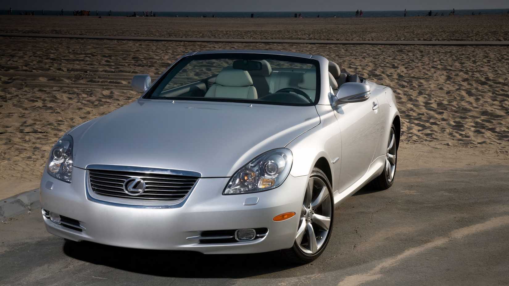 The Reliable V8-Powered Luxury Coupe That's Cheaper Than A New Toyota Camry