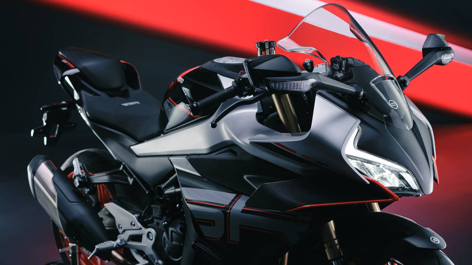 Do Aerodynamic Wings Actually Work On Entry-level Sports Bikes?