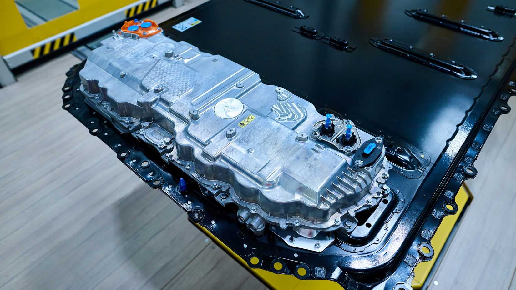 Here's How PHEV Batteries From Different Automakers Hold Up Over Time