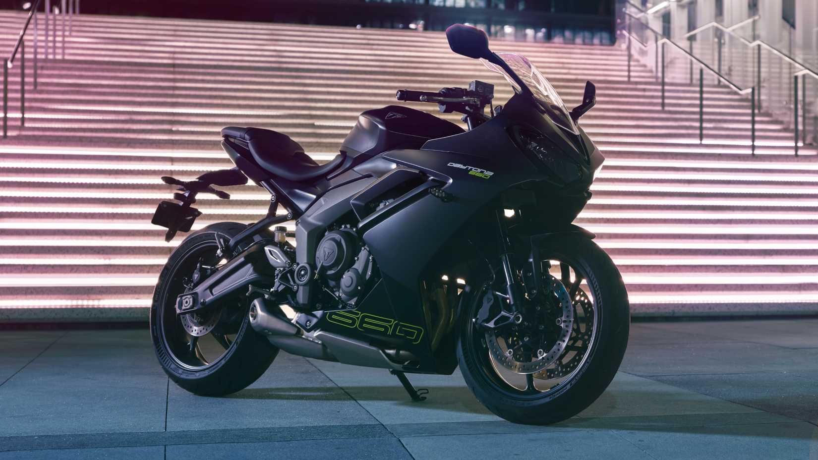 10 Fast Motorcycles That Are Surprisingly Fuel-Efficient