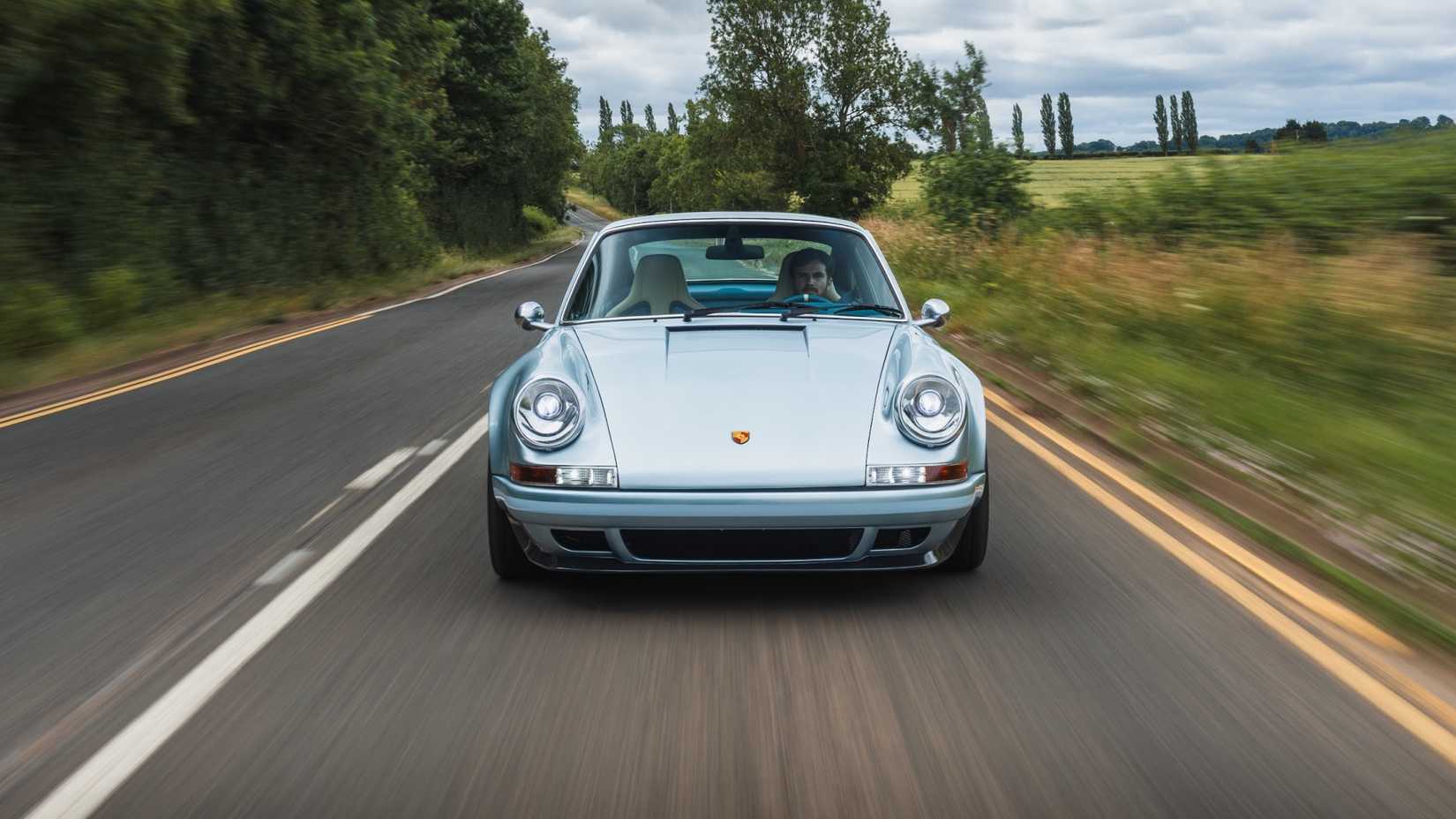 This Custom Air-Cooled Porsche 911 Build Schools The 911 GT3 RS In One ...