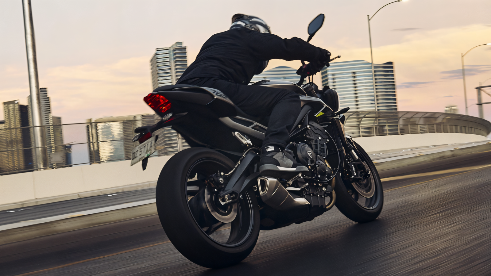 Why The Triumph Street Triple Is The Sleeper British Bike That Everyone ...