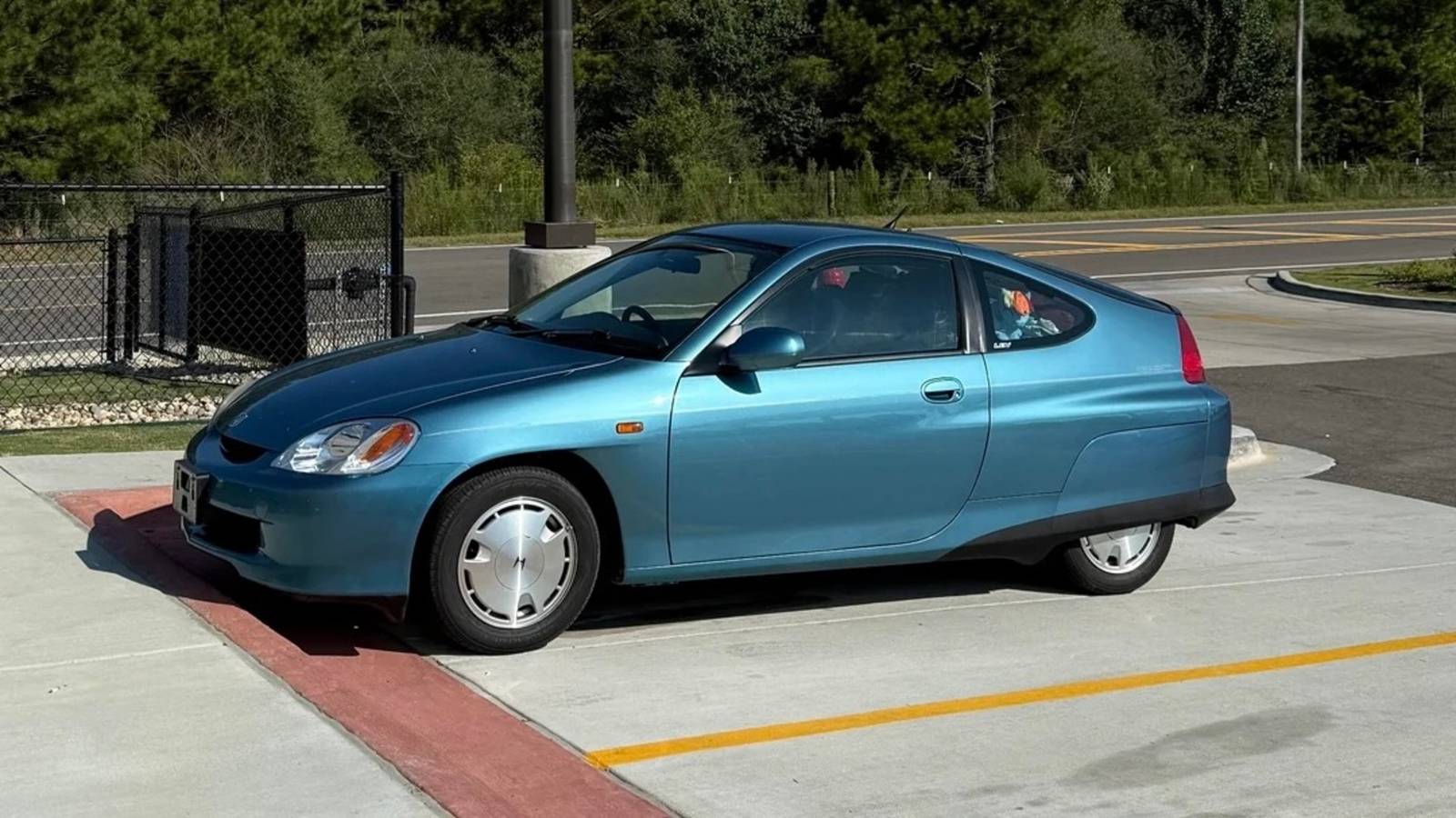 Years Later, People Still Love The "Silly" Honda Insight