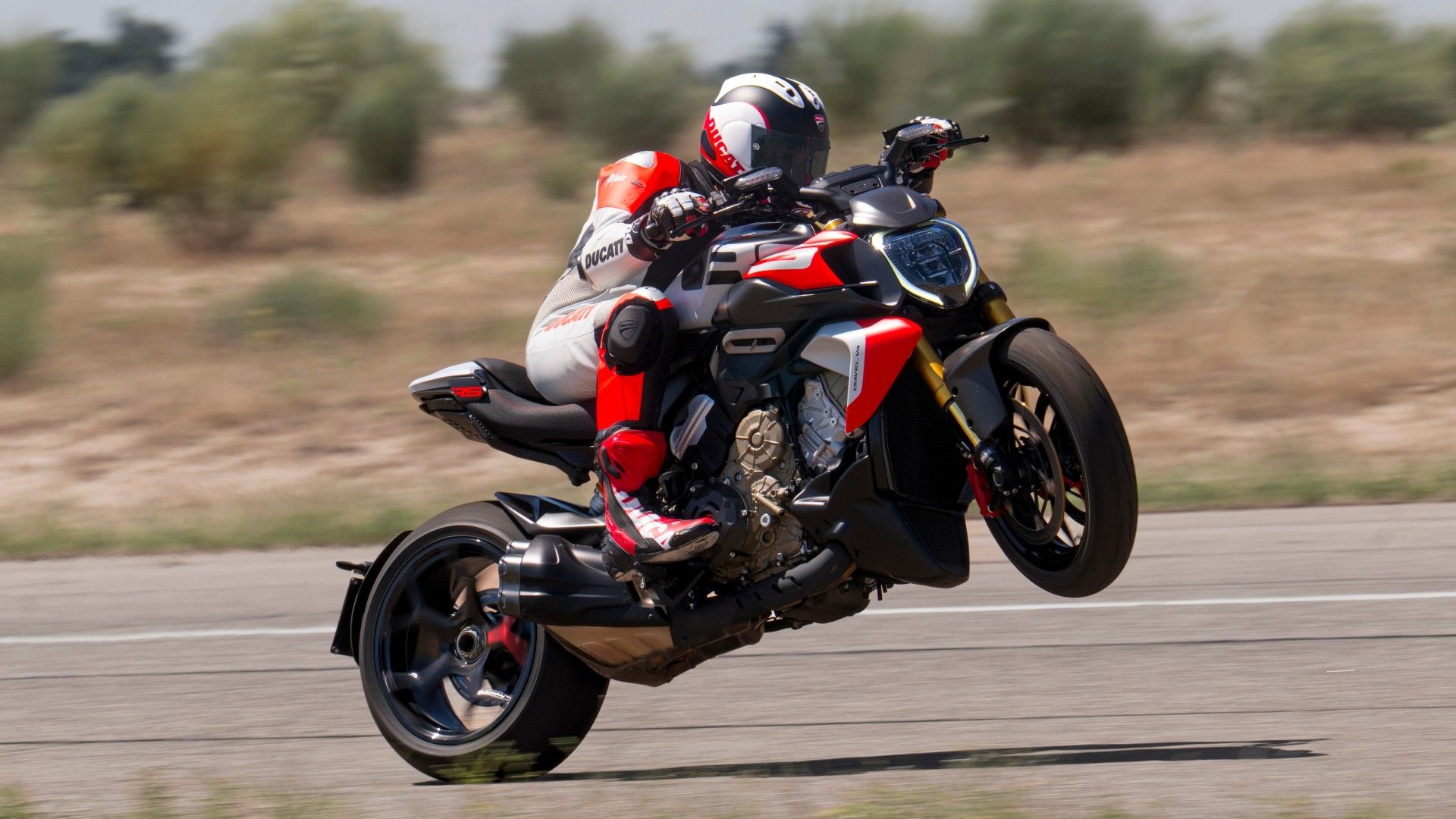 Here's What You Need To Know About Ducati’s Desmodromic Valve Train