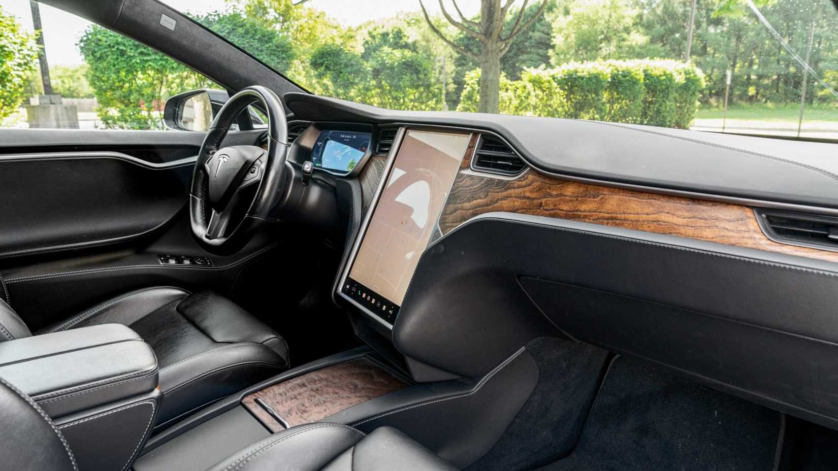 10 Highly Depreciated 5-Year-Old Luxury Cars That Are Surprisingly Reliable