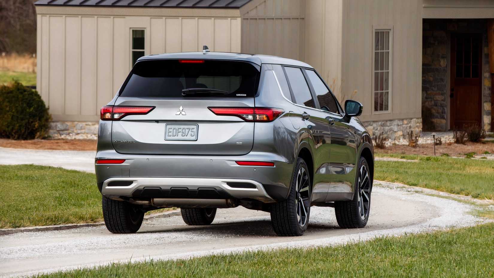 Here's How PHEV Batteries From Different Automakers Hold Up Over Time