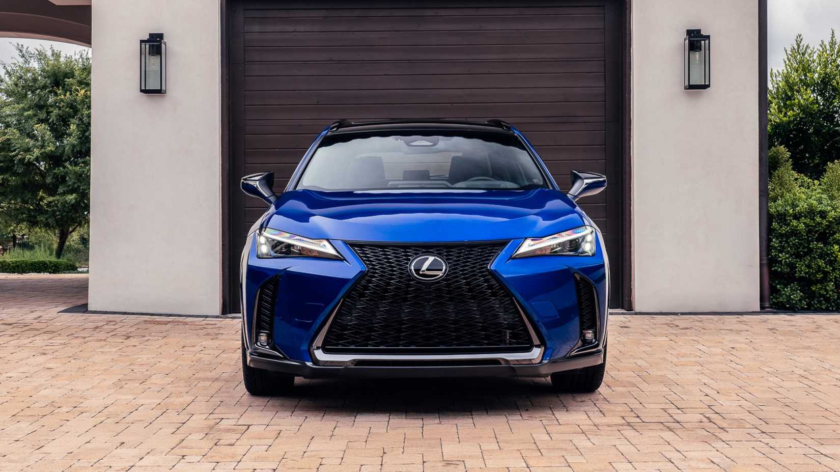 What's New For The 2026 Lexus UXh Crossover