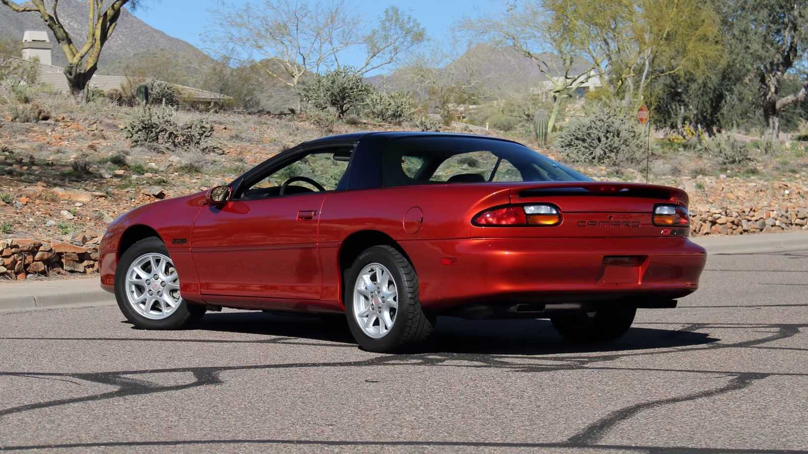 10 Muscle Cars That Surprisingly Return Impressive MPG