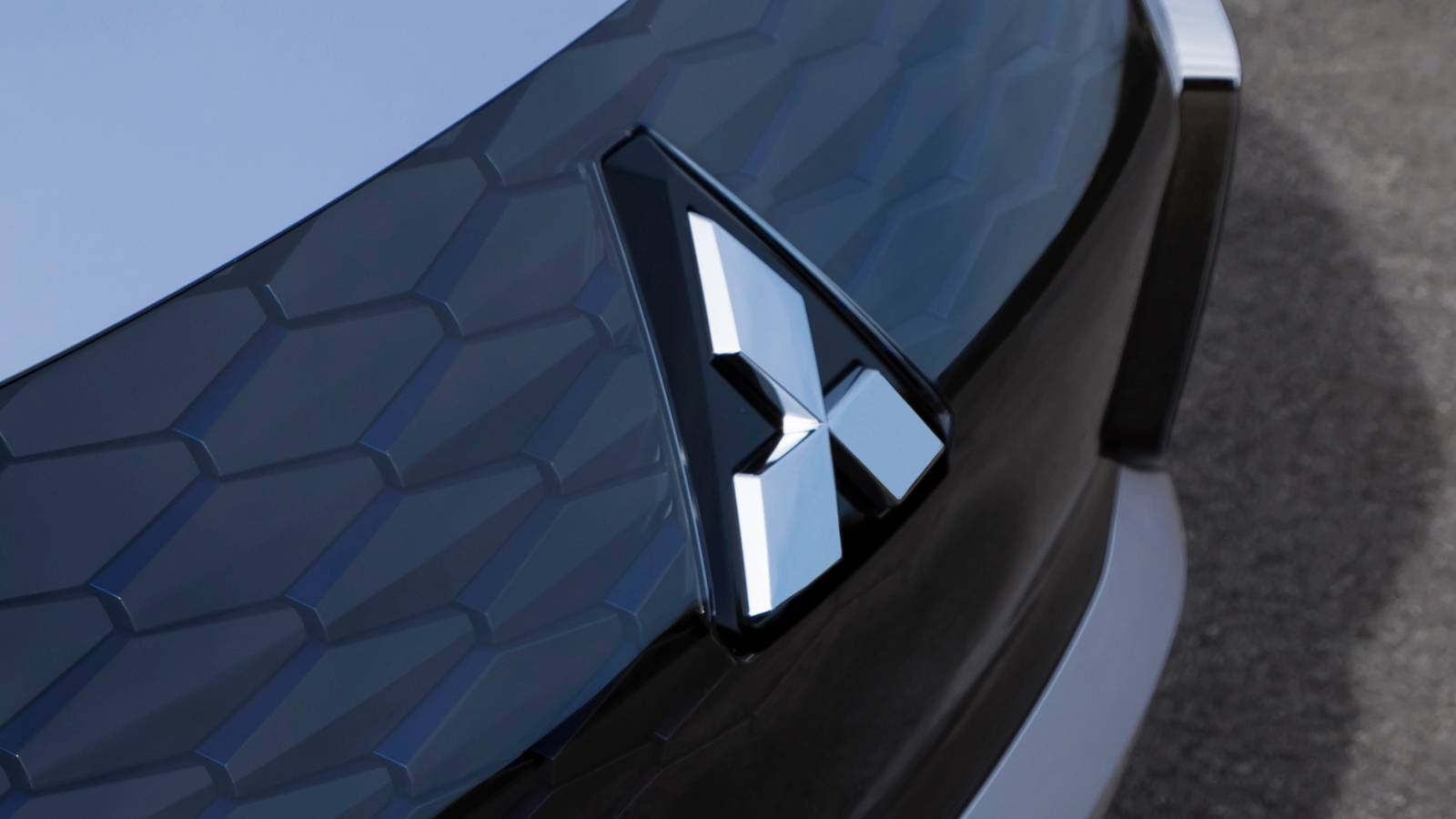 Mitsubishi Pajero Returns 2026 + New Nissan-Based Pickup Truck