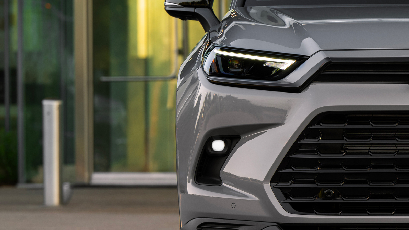 The Toyota Three-Row Hybrid That Hits 37 MPG Without A Plug