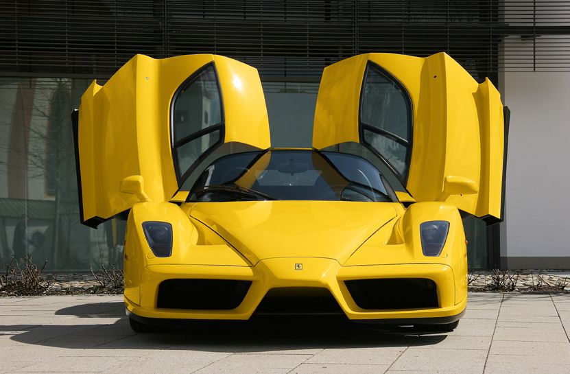 Enzo Ferrari 2002 Video: CarWOW Test De Ferrari Enzo (2002)