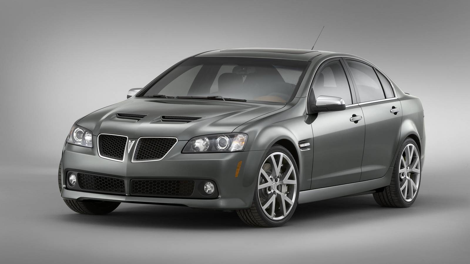 Pontiac G8 built on GM’s new global RWD architecture