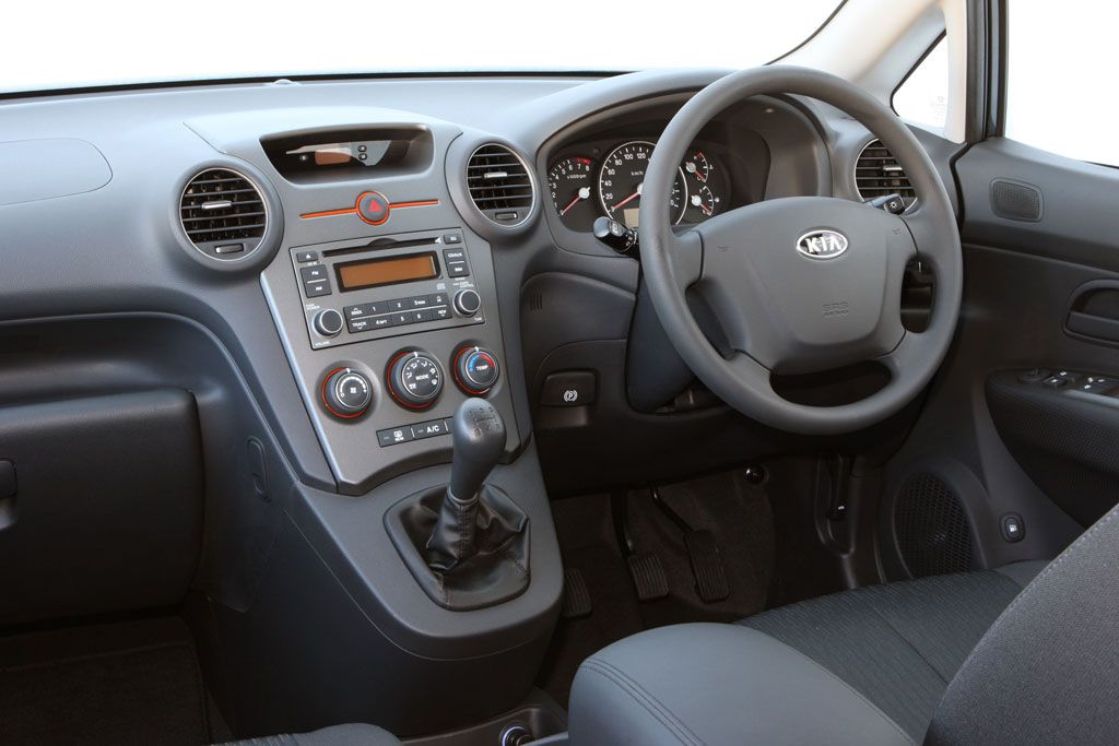 2008 Kia Rondo 7