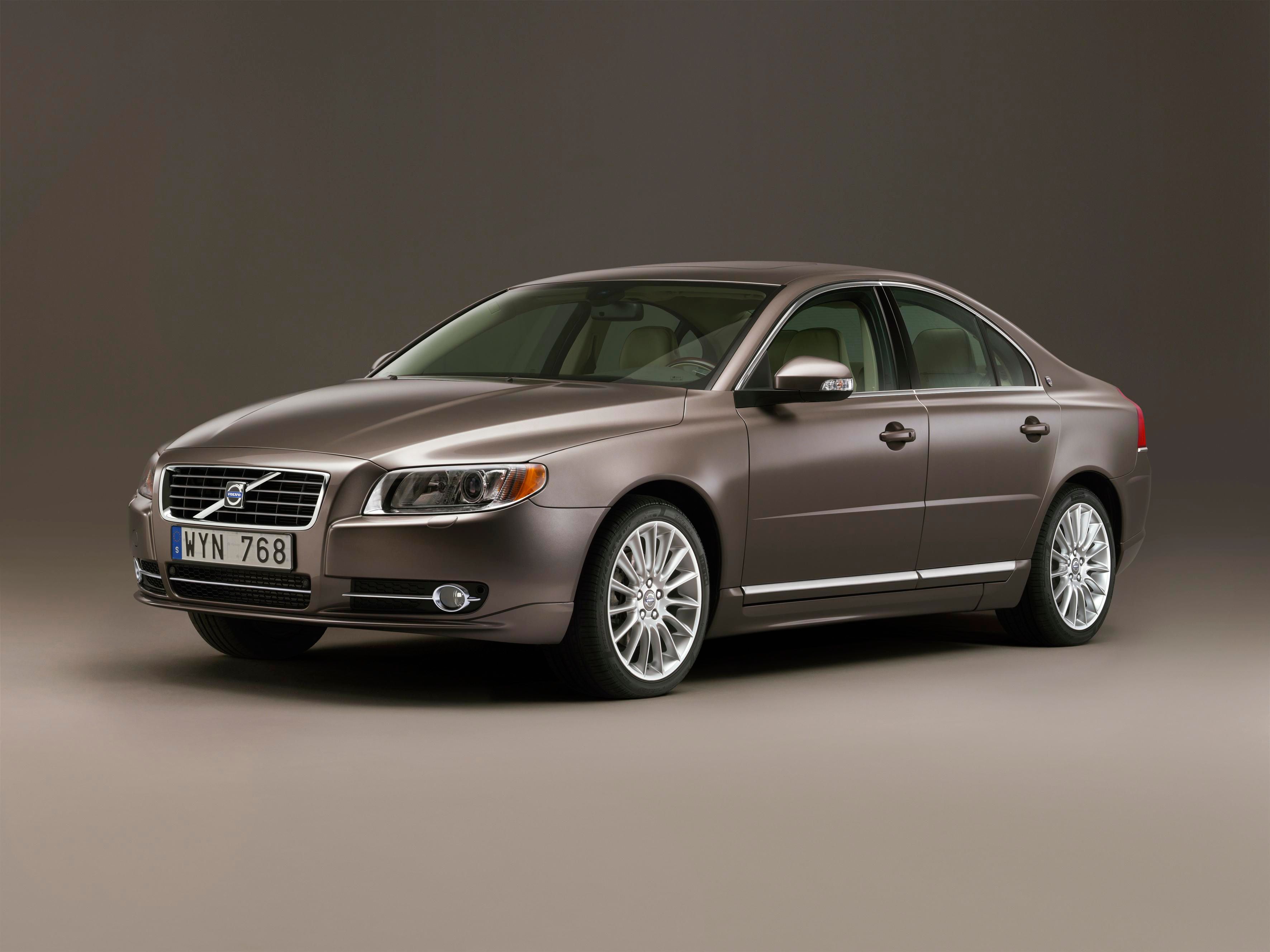 2009 Volvo S80 and XC90 Executive Edition