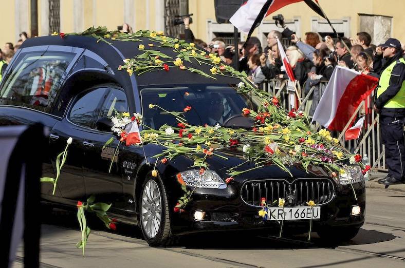Polish president bought to final resting place in a Maserati ...
