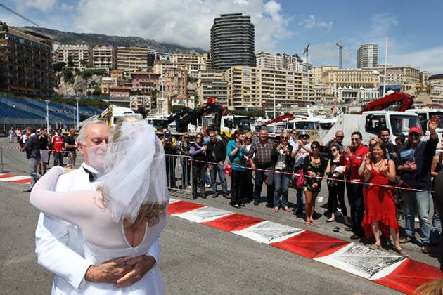Bob Bondurant exchanges wedding vows at the Monaco GP track