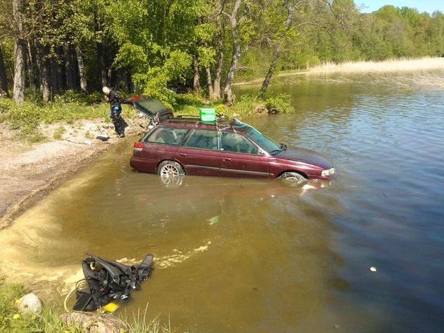 1986 Subaru Legacy starts after being submerged in lake for three months