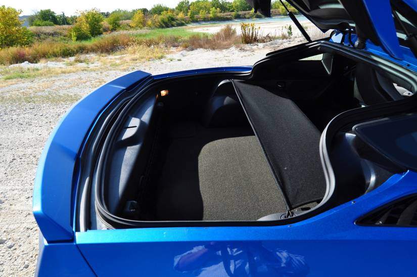 c7 corvette trunk open
