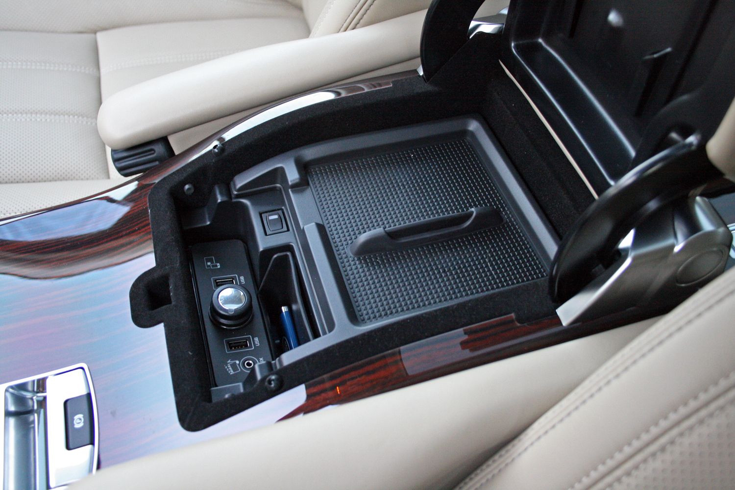 2015 Land Rover Range Rover LWB - Driven