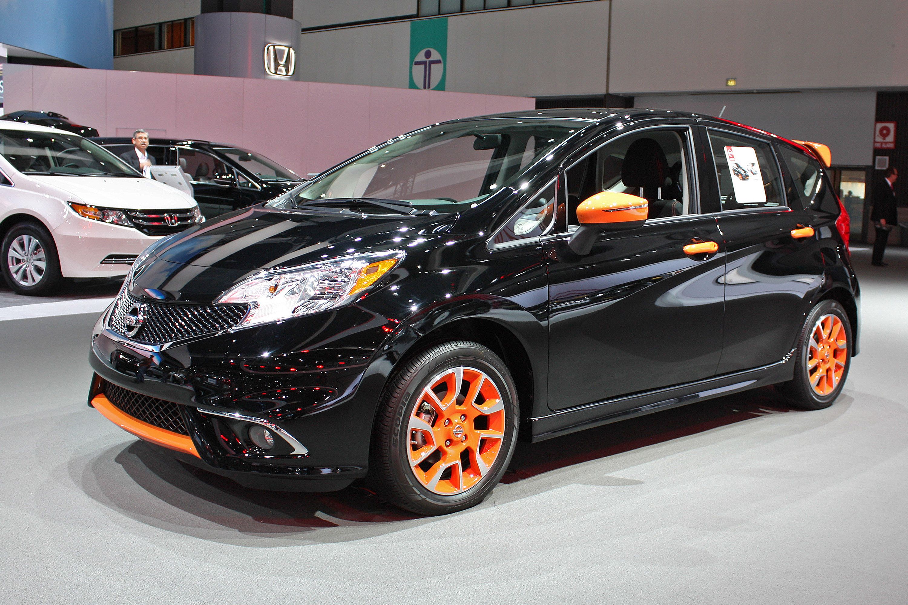 2016 Nissan Versa Note Color Studio