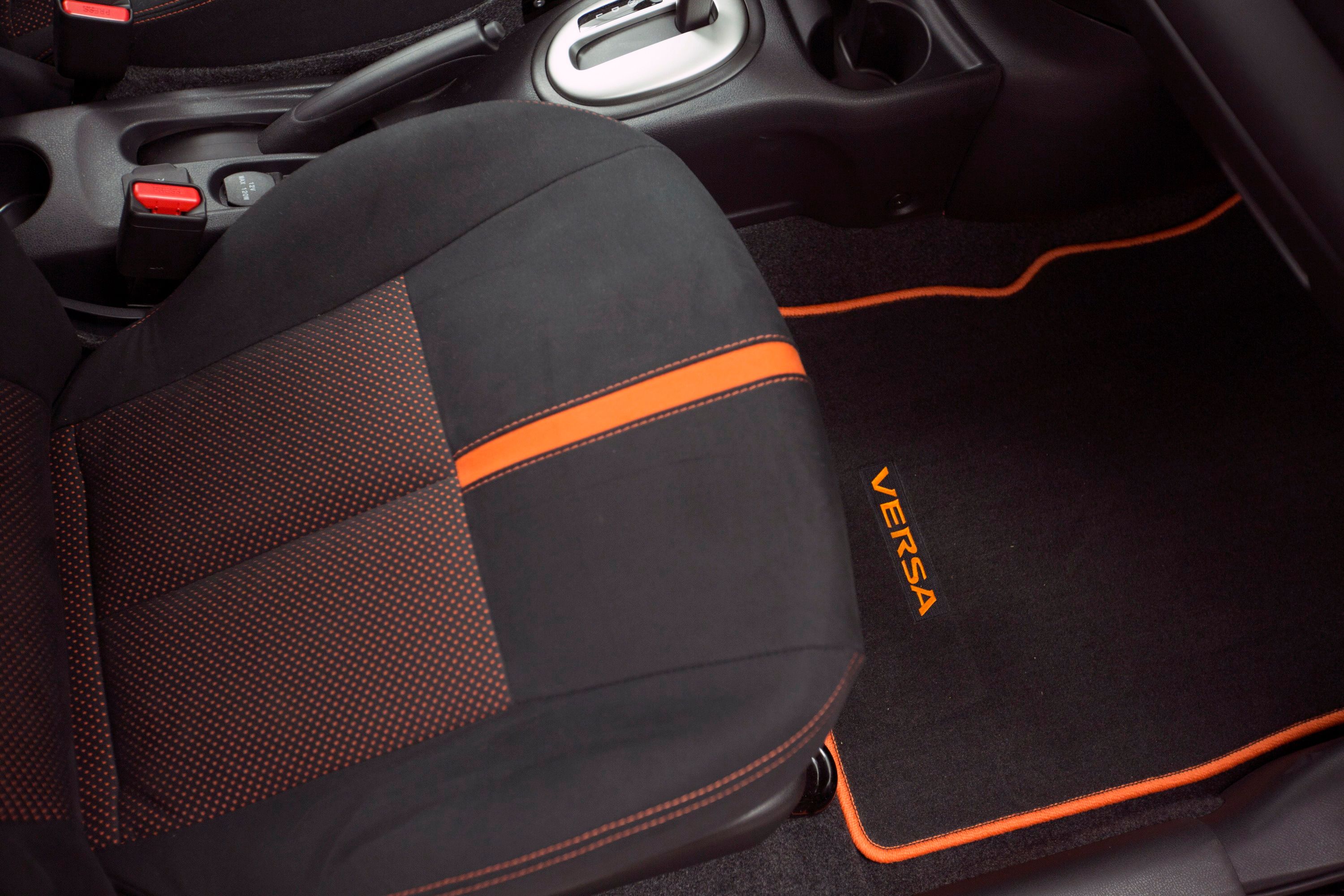 2016 Nissan Versa Note Color Studio