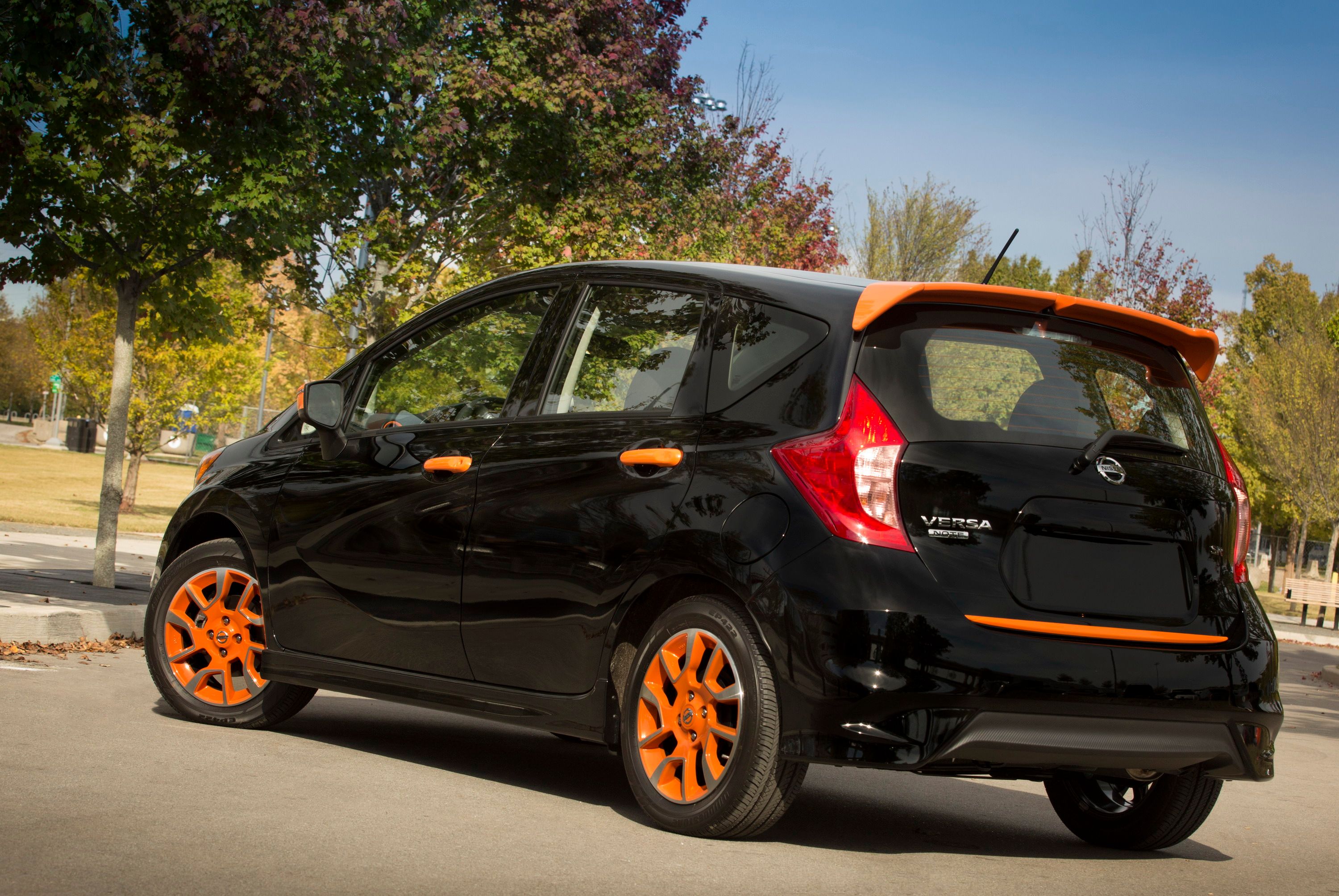 2016 Nissan Versa Note Color Studio