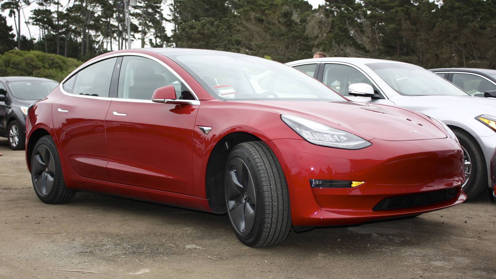 Tesla Can't Ramp Up Model 3 Production Until Elon Musk Gets All the ...