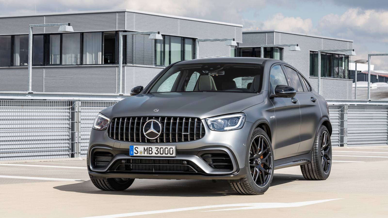 2020 Mercedes-AMG GLC 63 Revealed with Tons of Go-Faster Tech