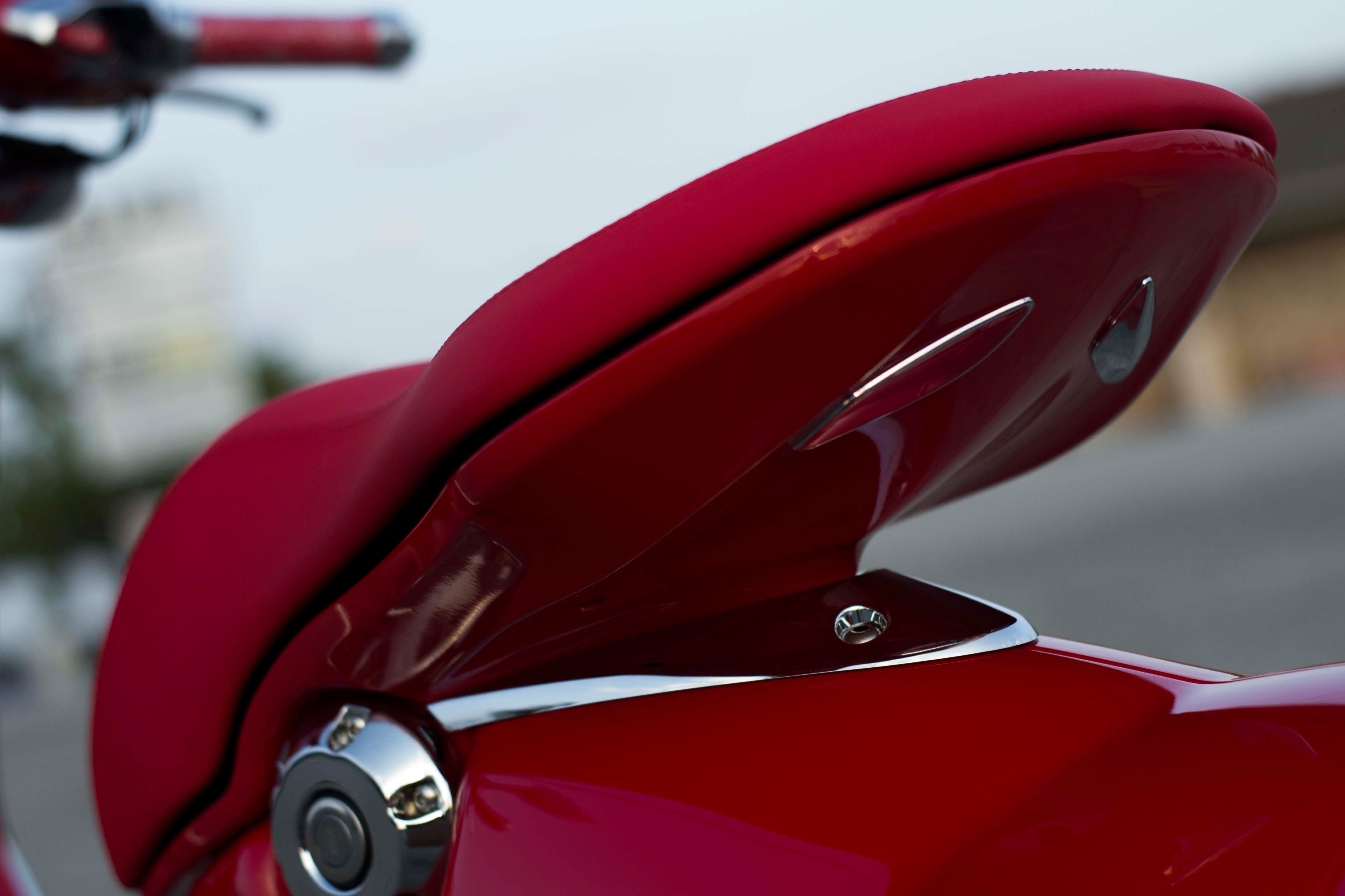 2016 - 2018 (Vespa 946) RED