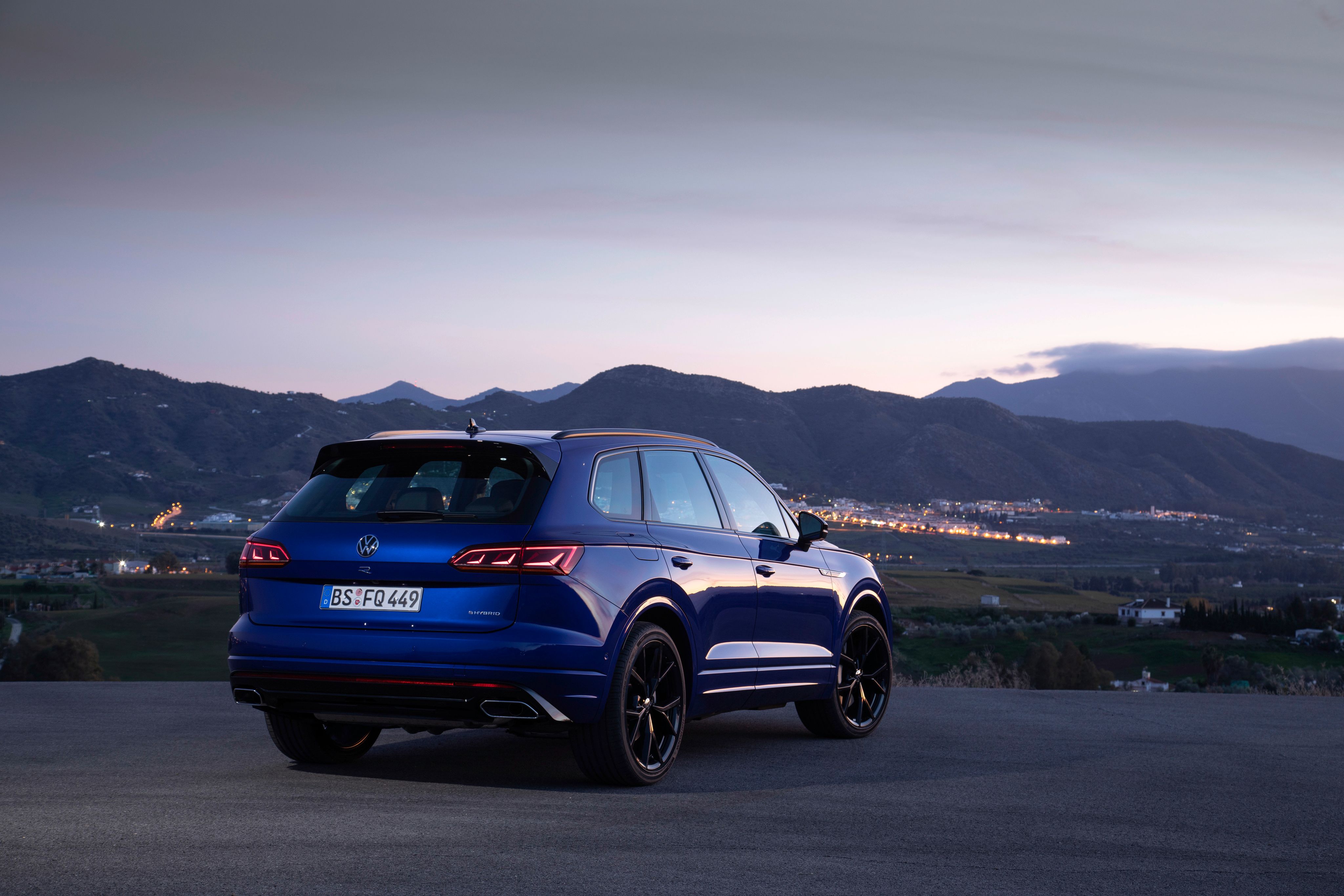 2020 Volkswagen Touareg R