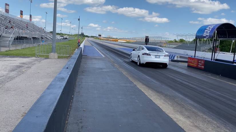 Tesla Model S Performance With The 'Cheetah Stance' Sets A New Quarter ...