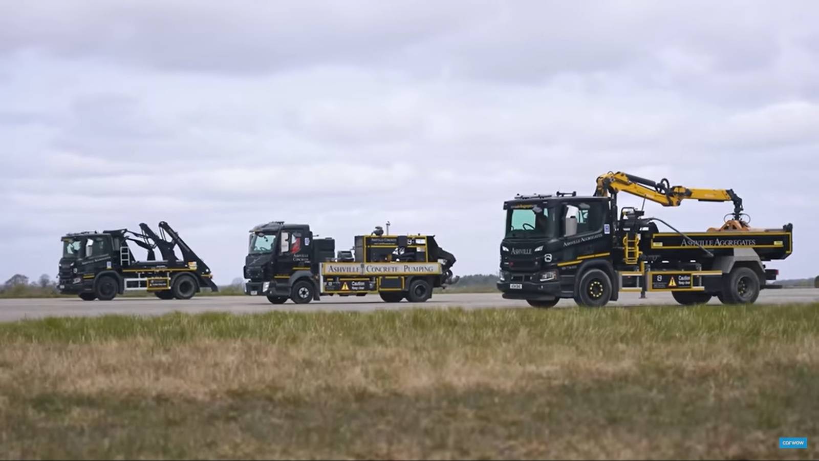 Watch A Scania Skip Truck and A Scania Grab Truck Gang Up On A Volvo ...