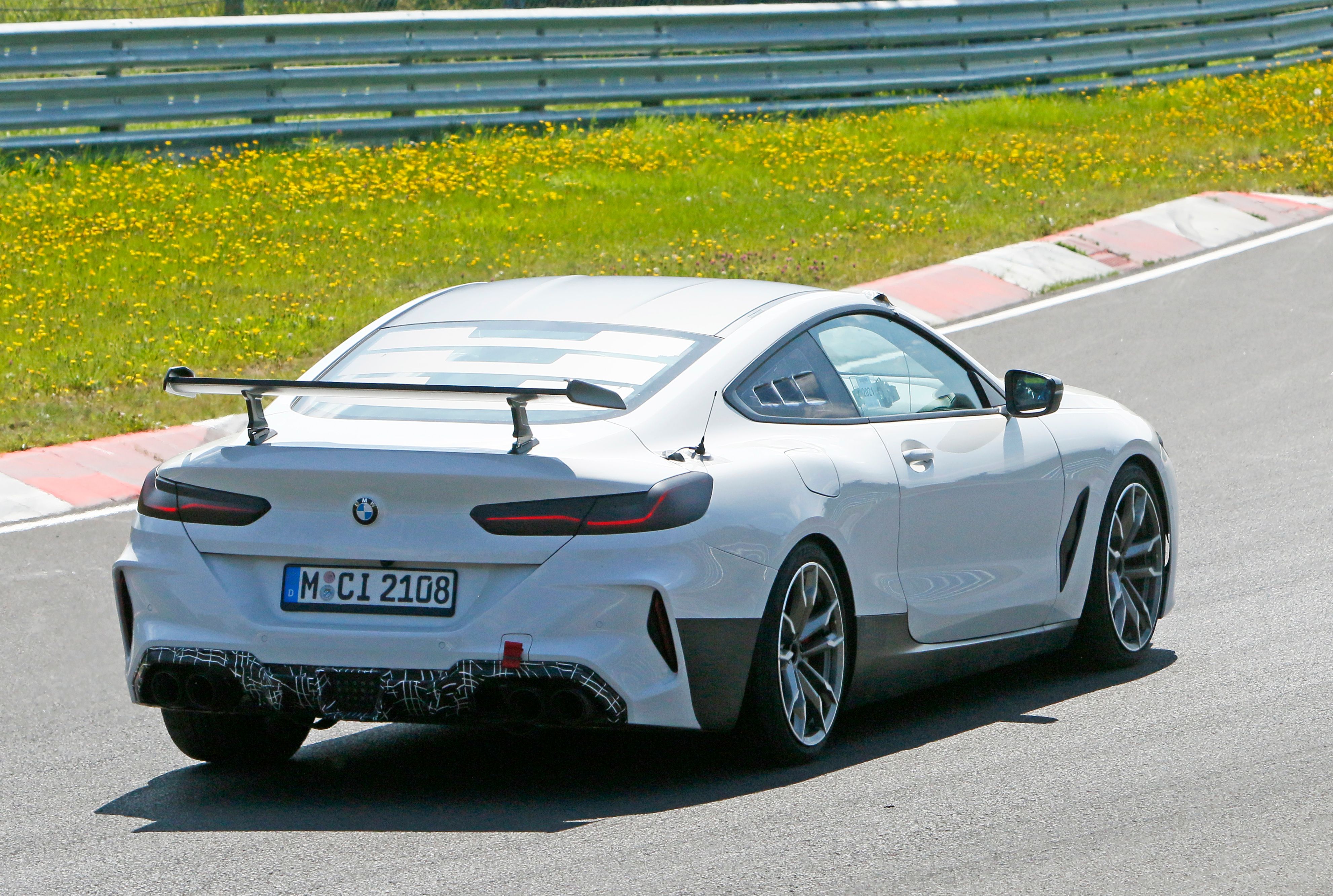 2022 BMW M8 CSL