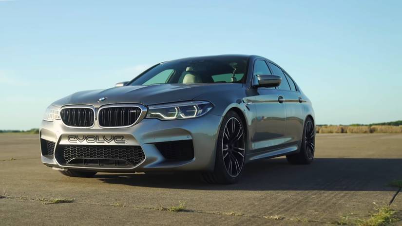 Is There Any Way On Earth That A Ducati Panigale V4R Superbike Can ...