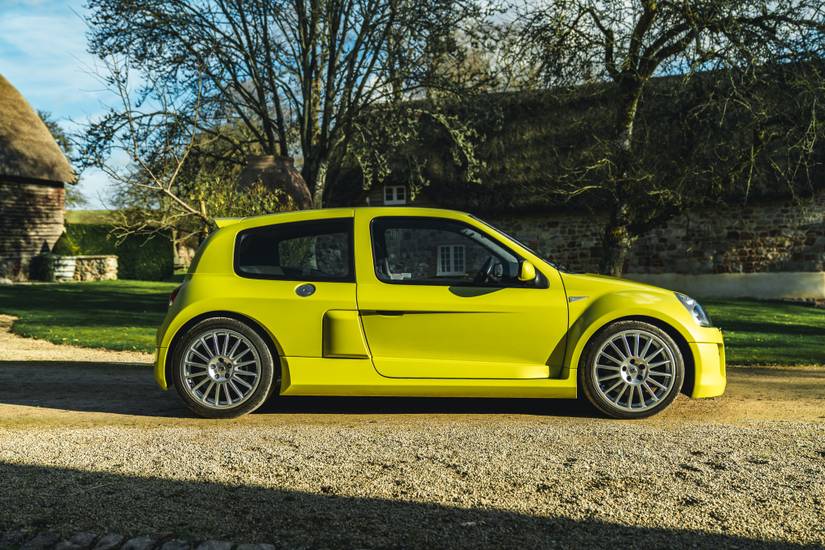 This Super-Rare Renault Clio V6 Phase 2 Just Sold For Stupid Money