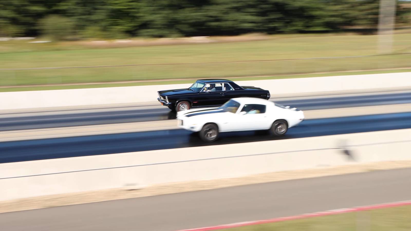 Stock Drag Race: The Z28 '70 Camaro Shows The '65 Pontiac GTO How It's Done