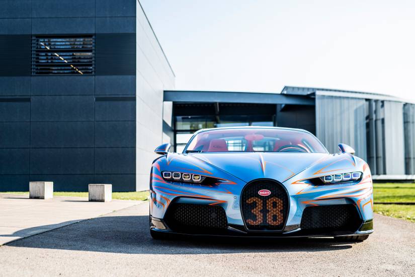 The First Bugatti Chiron Super Sport Delivered Features "Vagues de ...