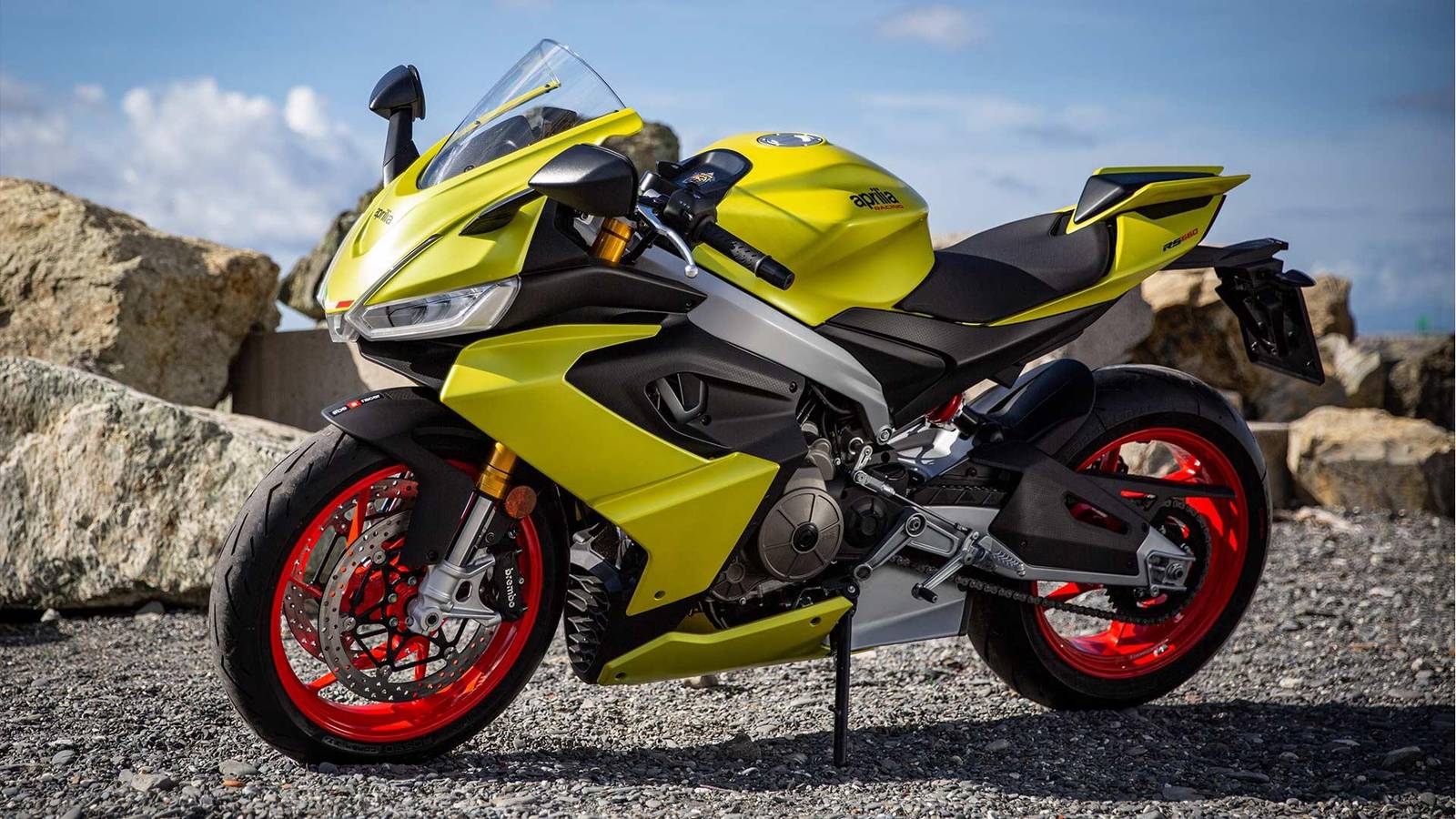 Here’s Why The Aprilia RS 660 Is Better Than Your Favorite 600cc ...