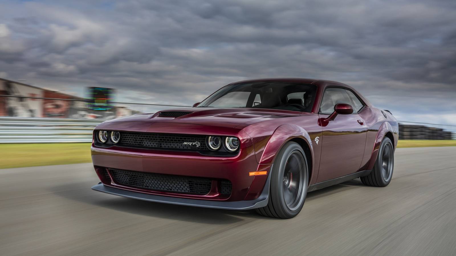This Dodge Challenger Hellcat Proves Chevy Can't Hang With the Big Boys