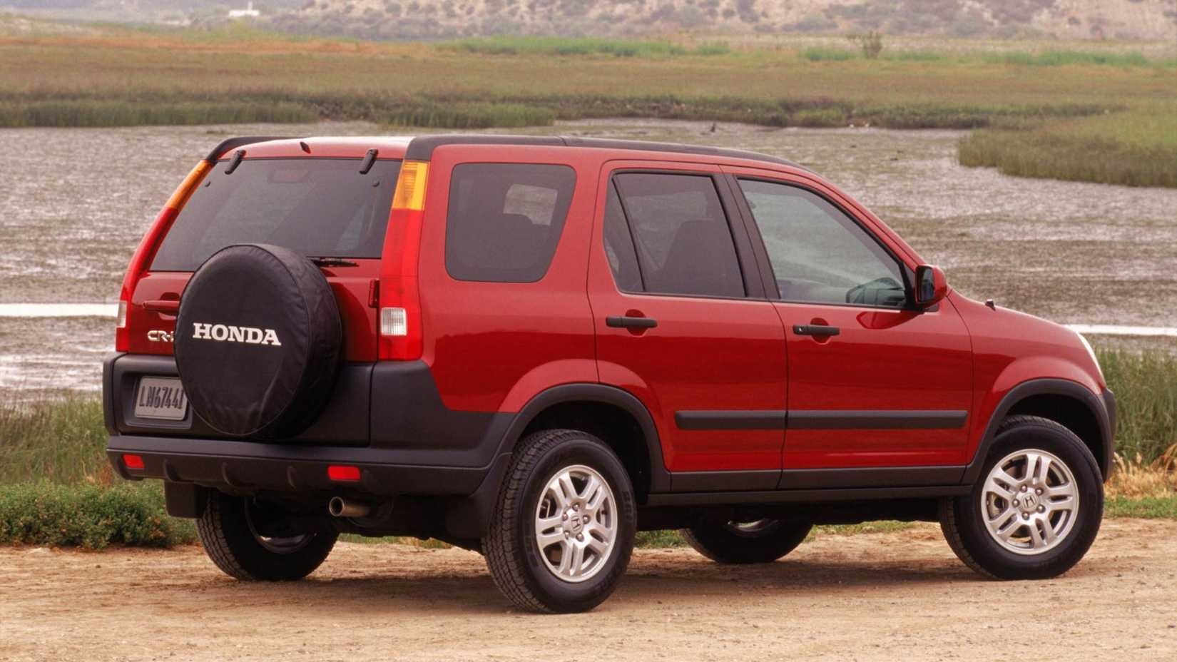 Why the Toyota RAV4 Succeeded Where Other Compact Crossovers Failed