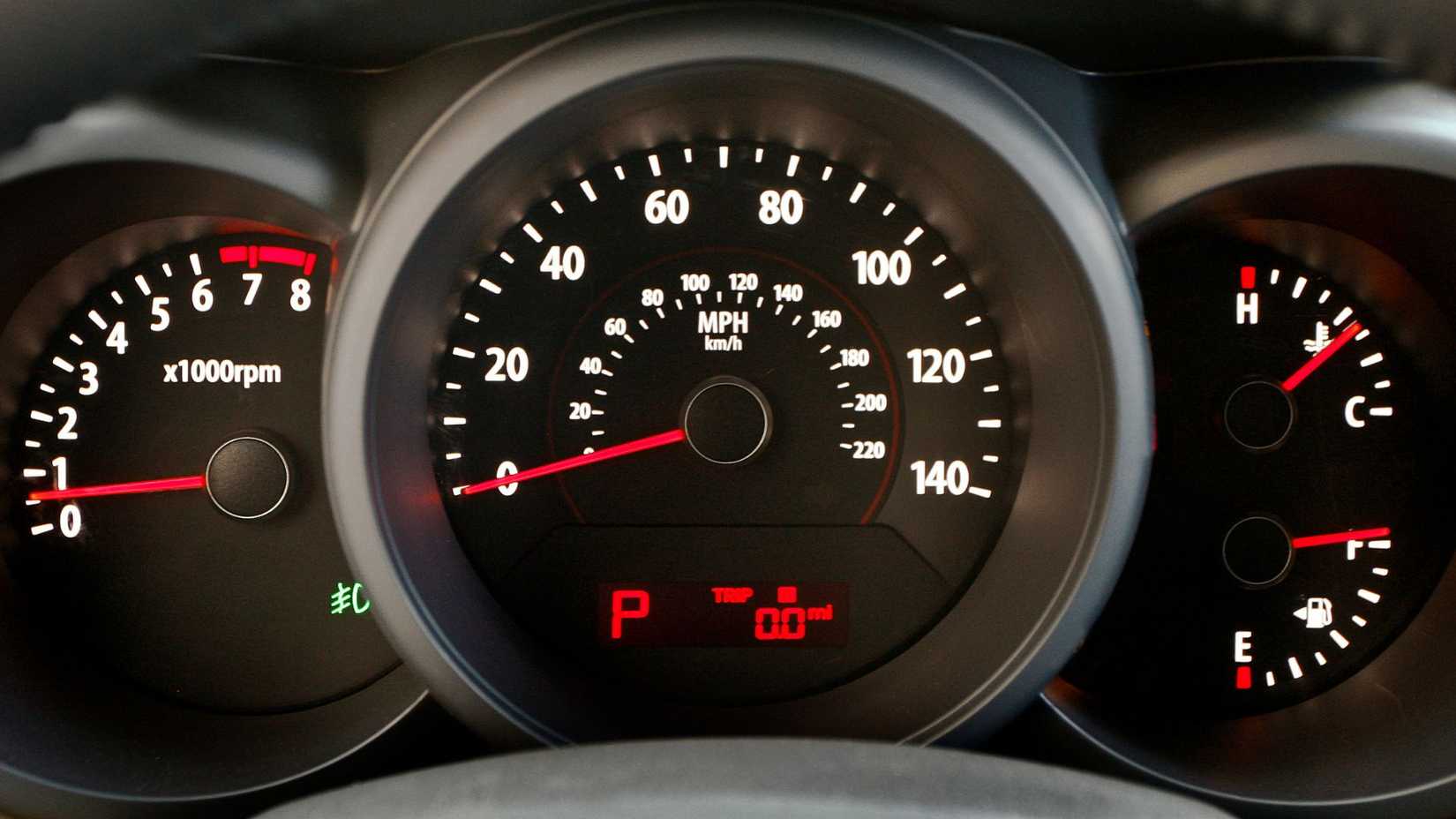 High-Mileage Oil: Extend Engine Life & Prevent Leaks at 75K Miles