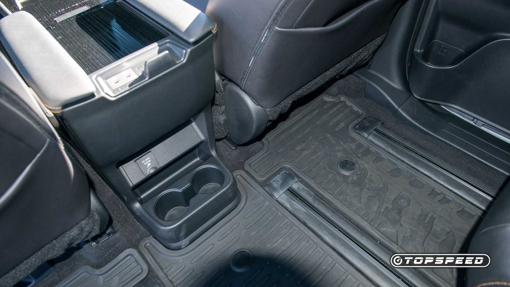 Small Changes Keep the 2025 Toyota Sienna Moving Forward