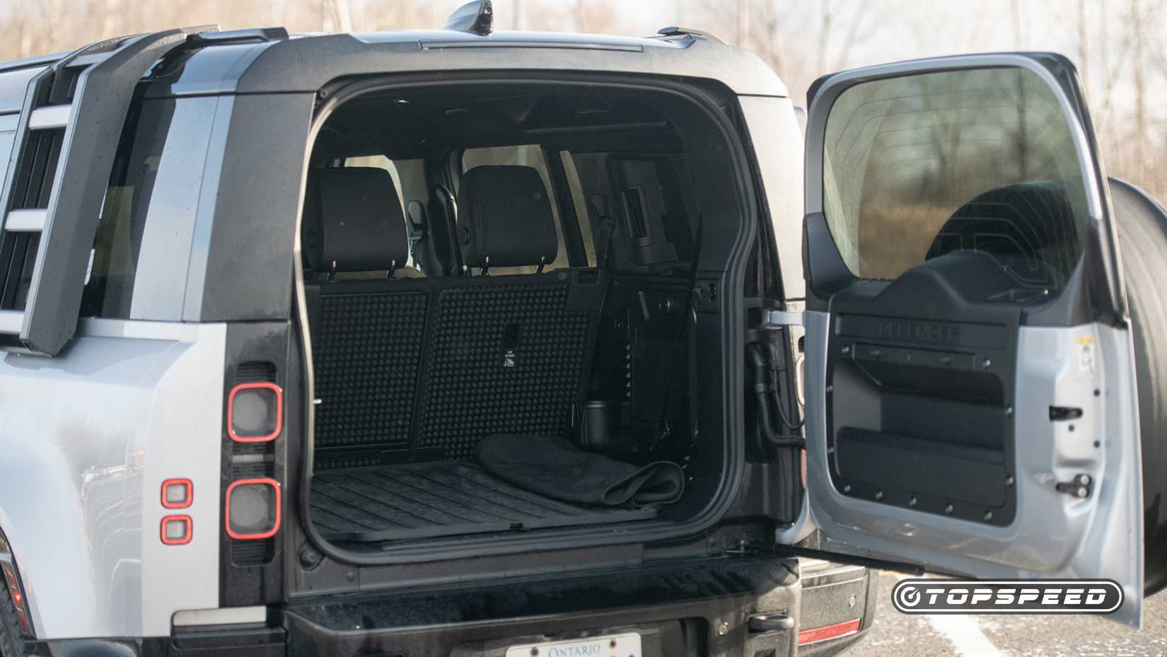 Review: 2025 Land Rover Defender P400 X Attracted Many Stares ...