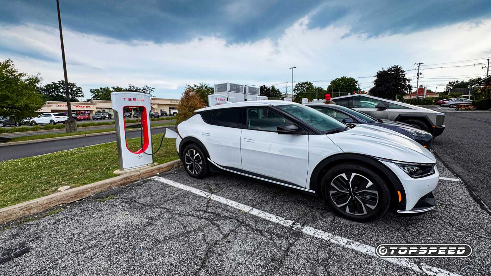 What’s It Like To Charge A Non-Tesla At A Supercharger? I Tested It Out.